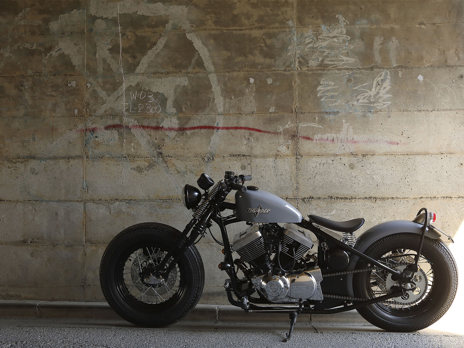 THUNDER MOTORCYCLES ｜ バイクショップChops